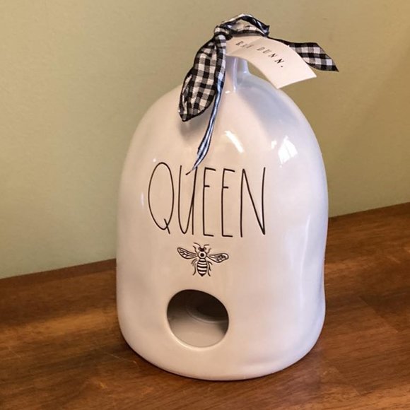 Rae Dunn | Other | Rae Dunn Queen Bee Hive Birdhouse | Poshmark